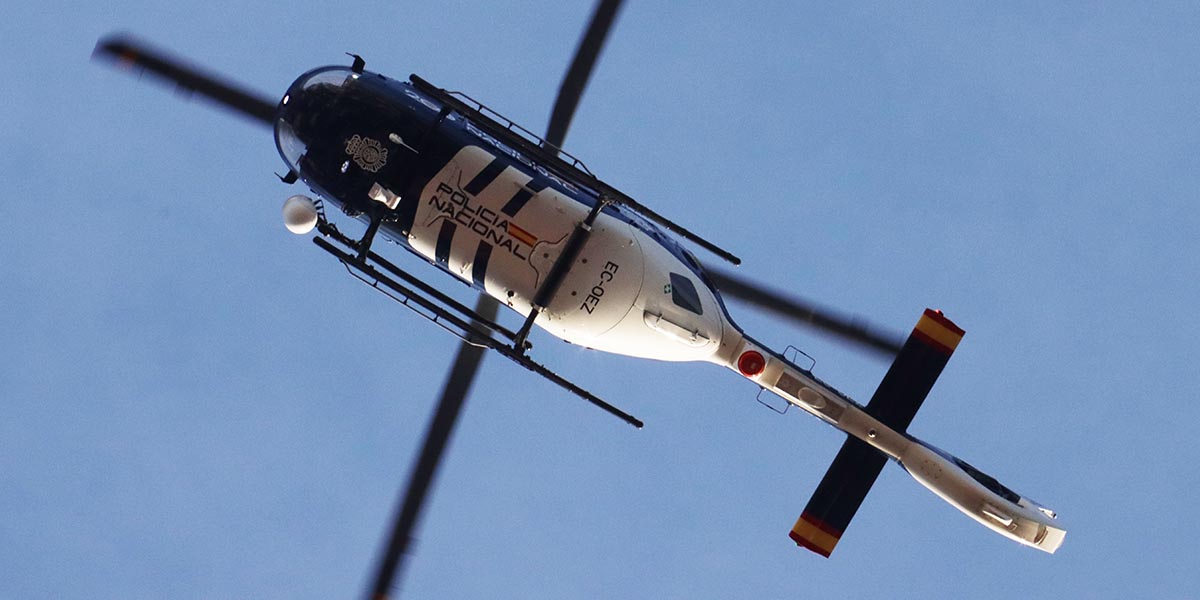 Un helicóptero Airbus H135 P3H de la Policía Nacional de España visto ...