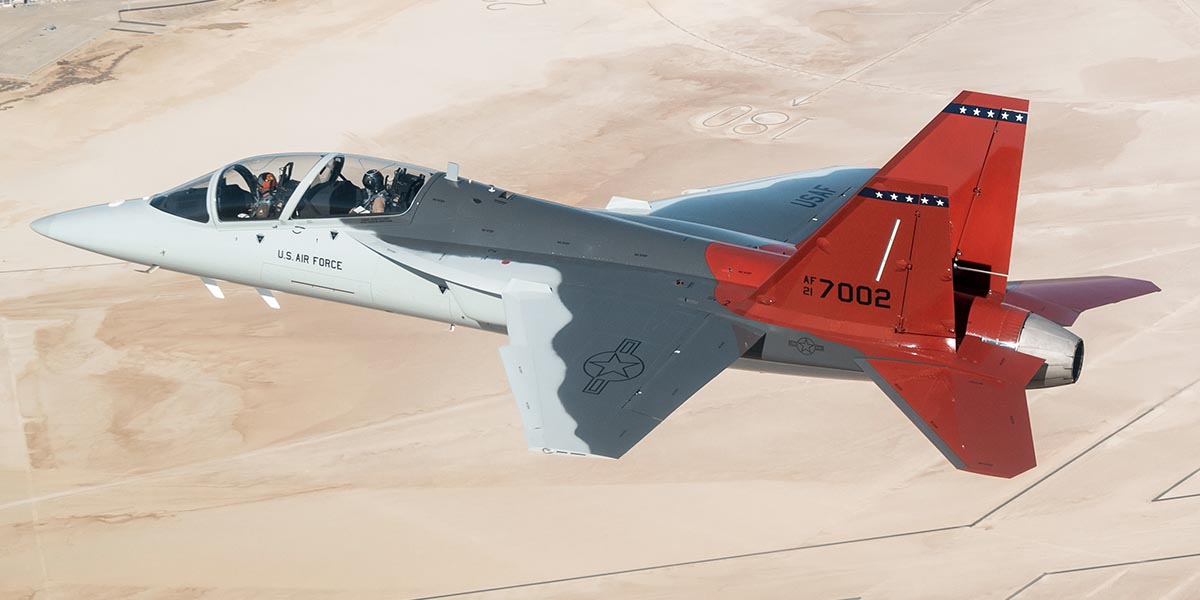 T-7A Red Hawk, the new USAF trainer and the reason why it wears its red ...